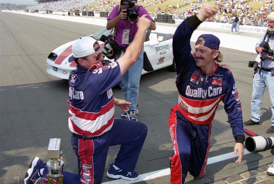 Why Do Winning Drivers Kiss the Bricks at Indianapolis Motor Speedway ...