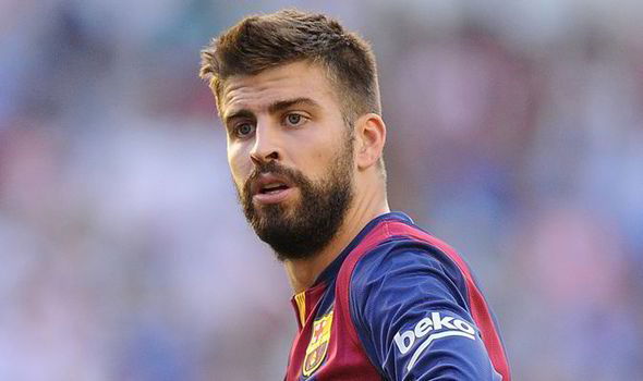 Gerard Pique Further Injures Knee Against Valencia - EssentiallySports