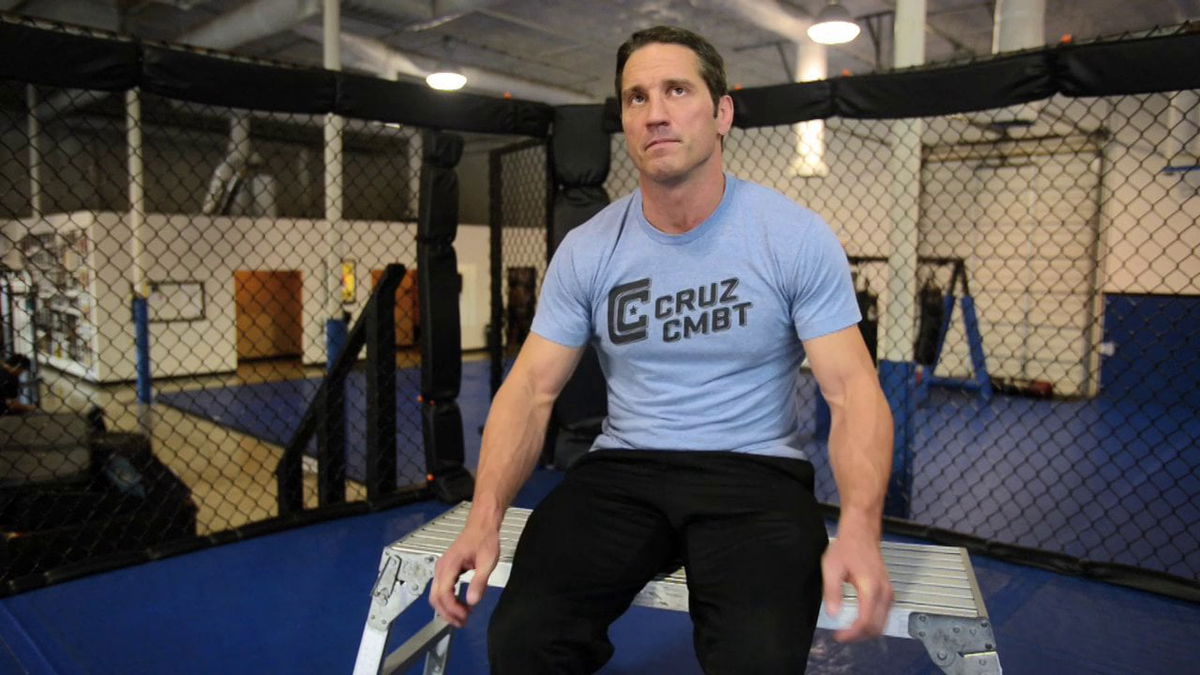 Former UFC Heavyweight Champion Recalls Fighting Three "Navy SEALS" in ...