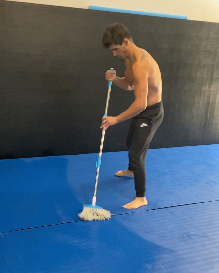 WATCH: Dominick Cruz Shows His Simplicity and Dedication in New ...