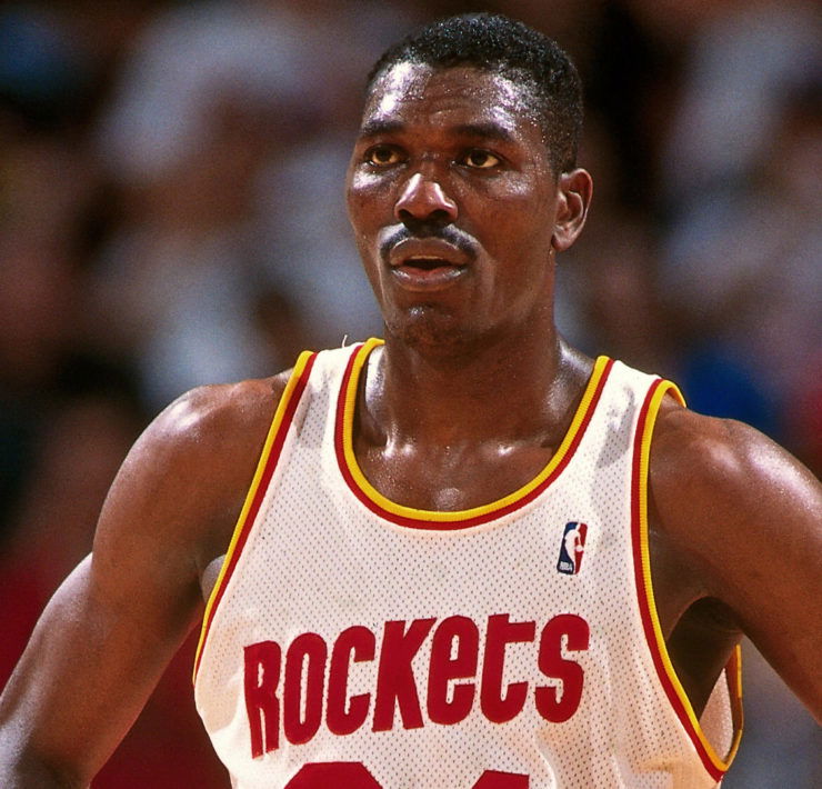 Lebron James Asks for Strength in an Emotional Post for Kobe Bryant ...