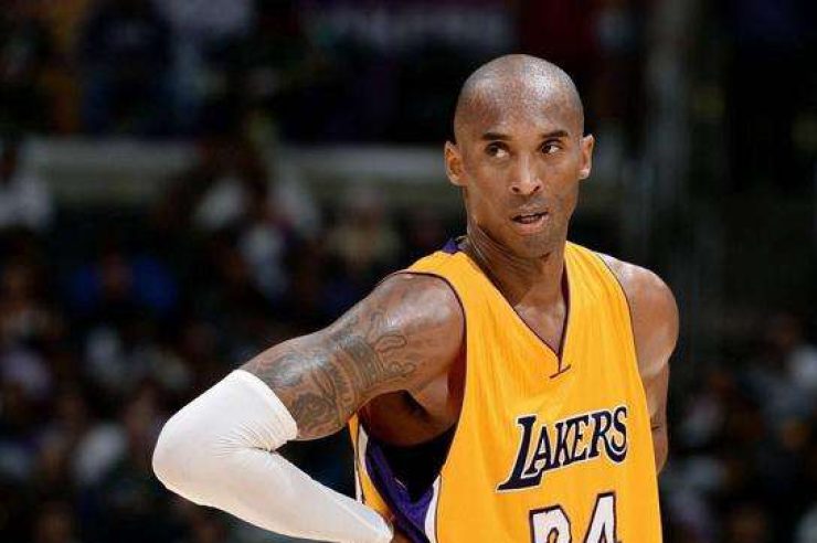 Lebron James and Anthony Davis Share an Emotional Moment as Lakers ...