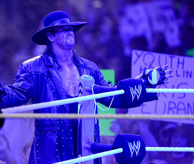 The Undertaker shows the Supernatural Powers of his Iconic Coat ...
