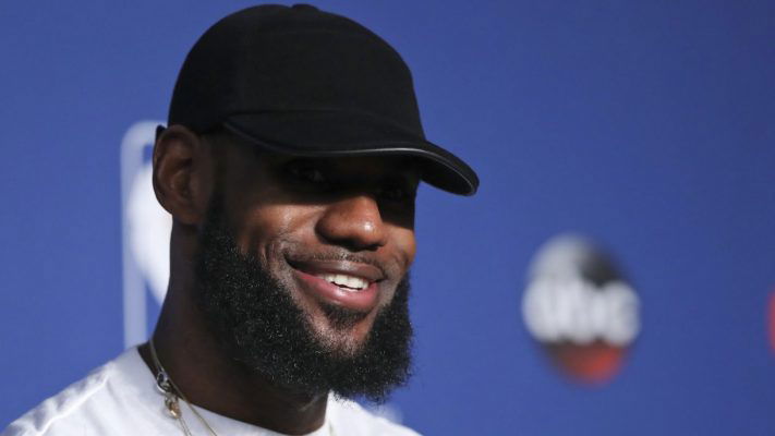 "I Salute": Lakers' LeBron James Lauds Carmelo Anthony Remembering Good ...