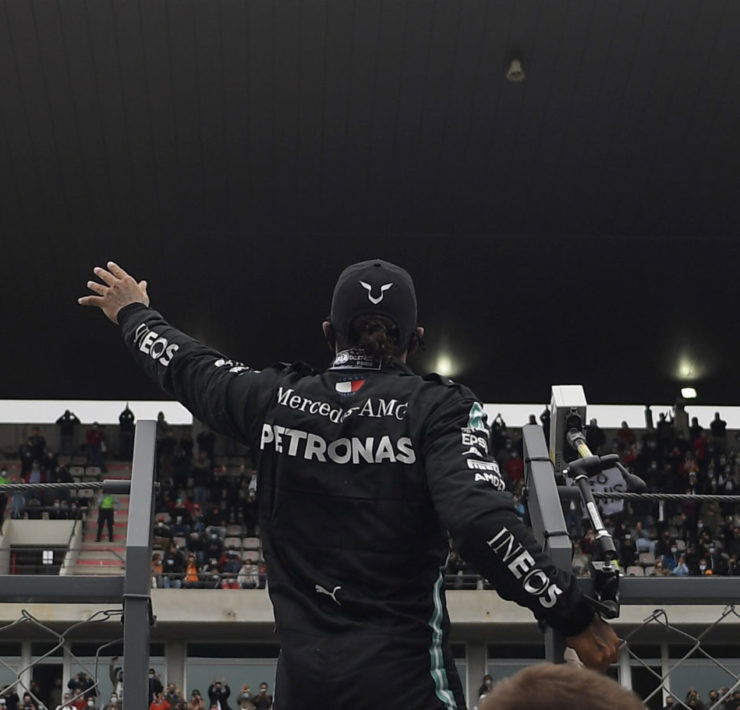 WATCH: Mercedes F1 Breakdown Lewis Hamilton's Steering Wheel ...