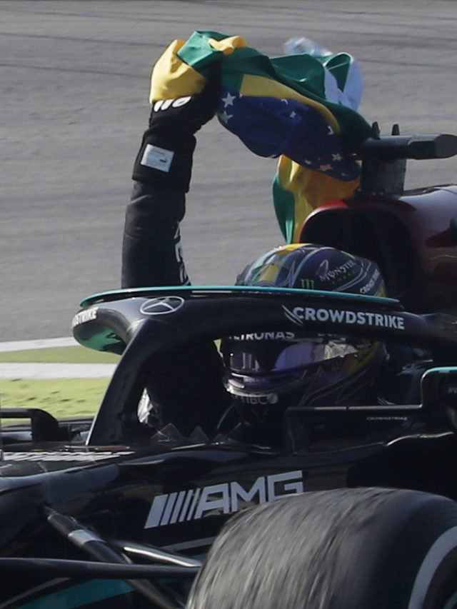 Hamilton Waving British Flag