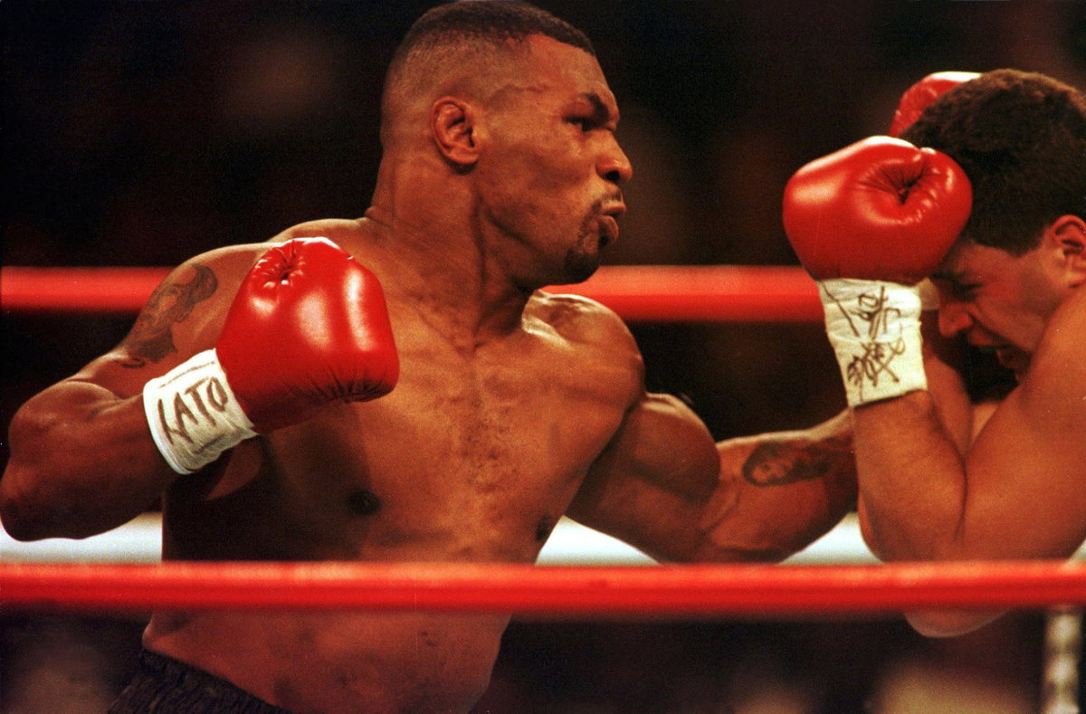 Evander Holyfield Join Fans as Mike Tyson Shares Second Day Training ...
