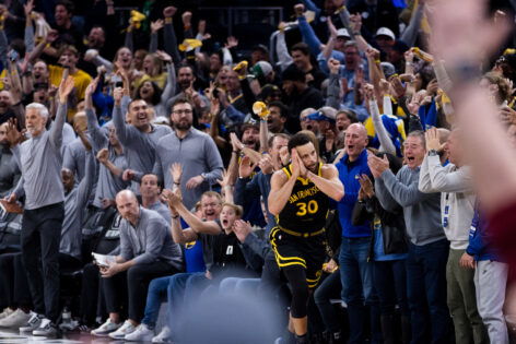 Warriors Fans Amazed at Stephen Curry Growling Like Chewbacca and Doing ...