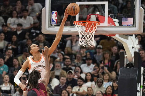 NBA Rising Stars: Victor Wembanyama Finds Legendary Mentor in 7-Foot 2X ...