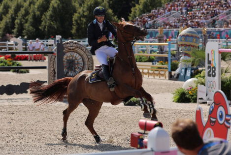 "Horse Was Spooked": Paris Olympics Viral Jumping Fail Has Fans Lashing ...