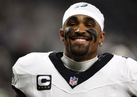 Jalen Hurts Injured Teammate Sends Strong Super Bowl Message for Locker ...