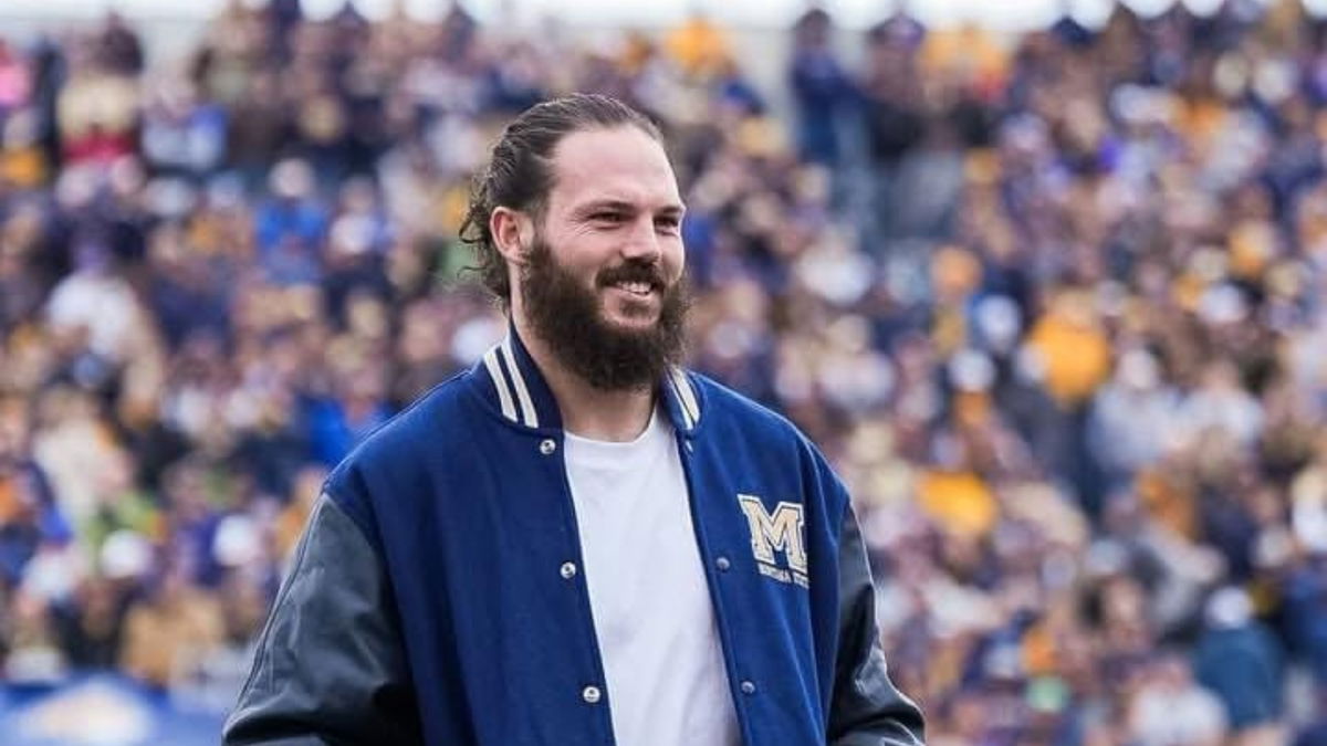 Broncos LB Alex Singleton Breaks Silence on Surgery for Testicular ...