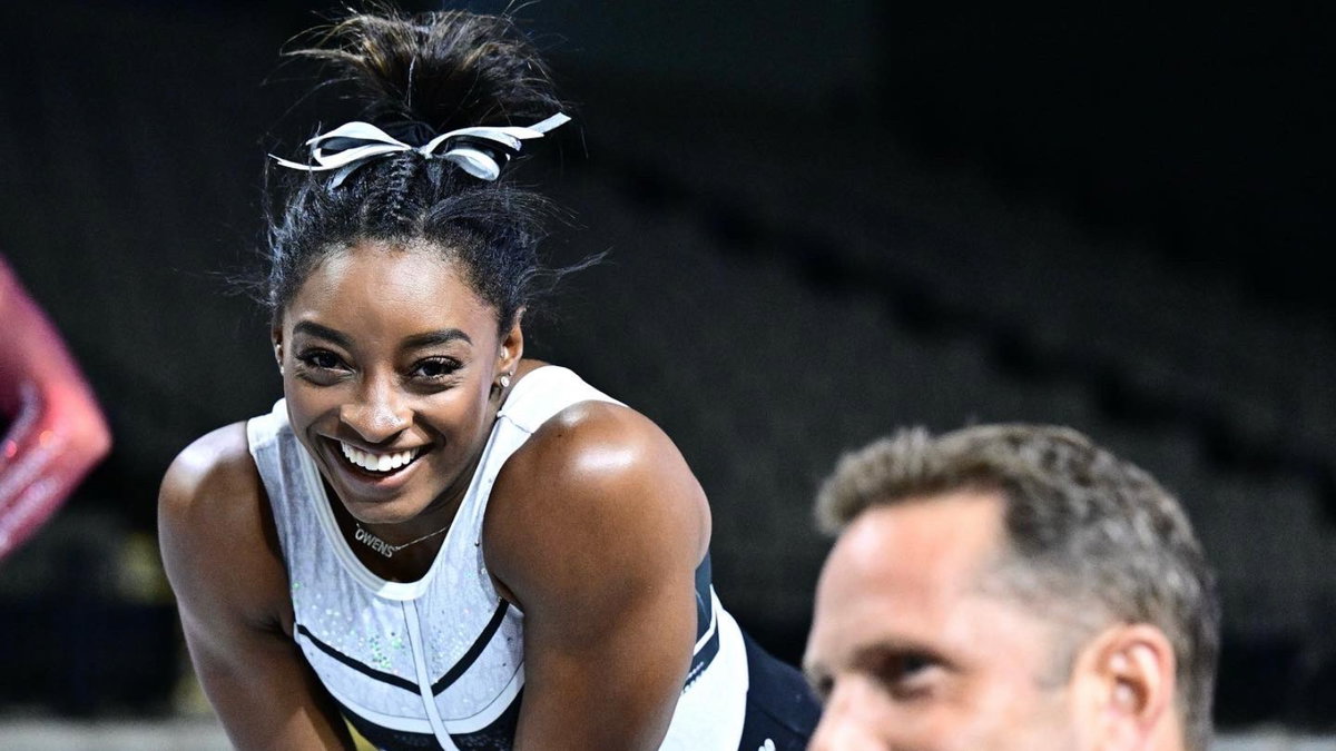 “I Am Twisting Again”: After Record-Shattering Win Simone Biles Unveils ...