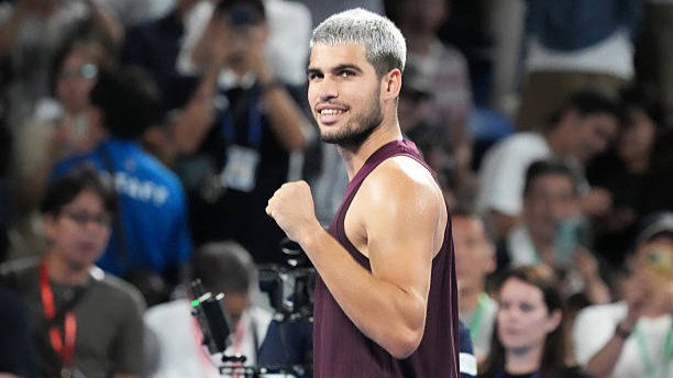 Serena Williams’ Ex-Coach Tips Her Hat to Carlos Alcaraz on His Year ...