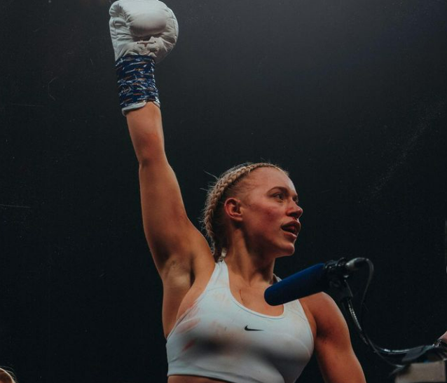 “She Did Better Than [Chris] Eubank Jr”: Fans Go Wild as Elle Brooke ...