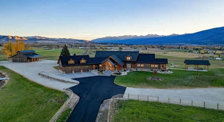 Luxury Equestrian Estate Turned Horse Training Facility Hits the Market ...