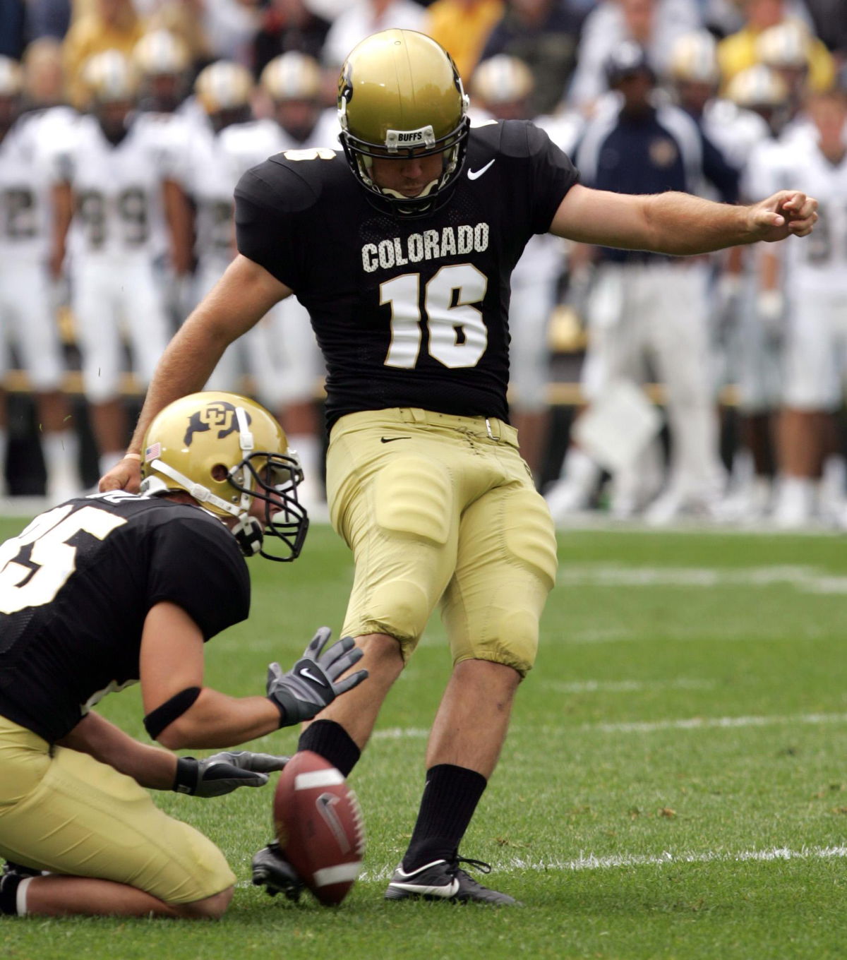 Who Are Alejandro Mata’s Parents? Meet the Family of Colorado Kicker ...