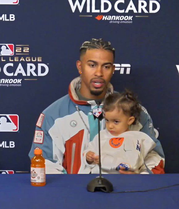 New York Mets Star's Year Old Daughter Wins Millions of Hearts With an ...