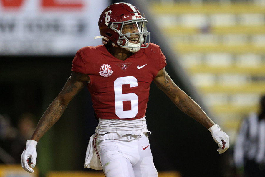 Who Are DeVonta Smith's Parents? Meet Dad Kelvin Dickerson and Mom ...