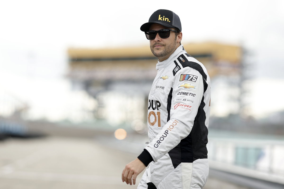 Marco Andretti Shocks Entire NASCAR World as Entire Rear-End Housing ...