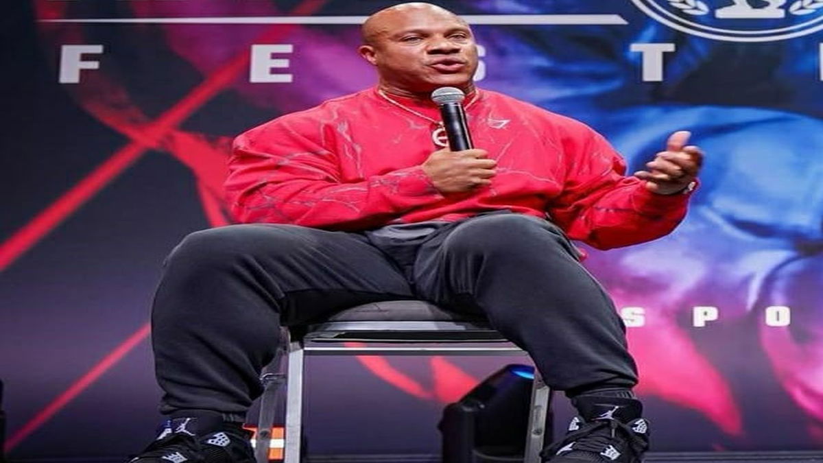 “Everybody Froze When Phil Spoke”: Bodybuilding Fan Hails 7XMR. Olympia ...