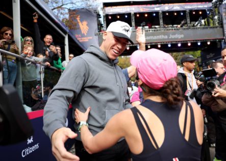 "This is Why You Stay in New York" - Drake Fans' Flattering Gesture For ...