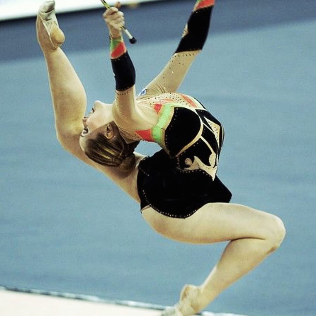 38-Year-Old Olympic Rhythmic Gymnastics Star Unveils Her Vulnerability ...