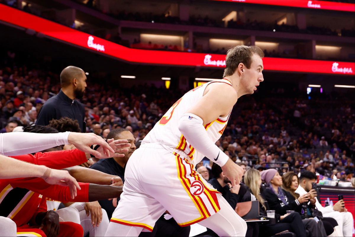 What Happened to Luke Kennard? Hawks Star Exits Warriors Game With ...