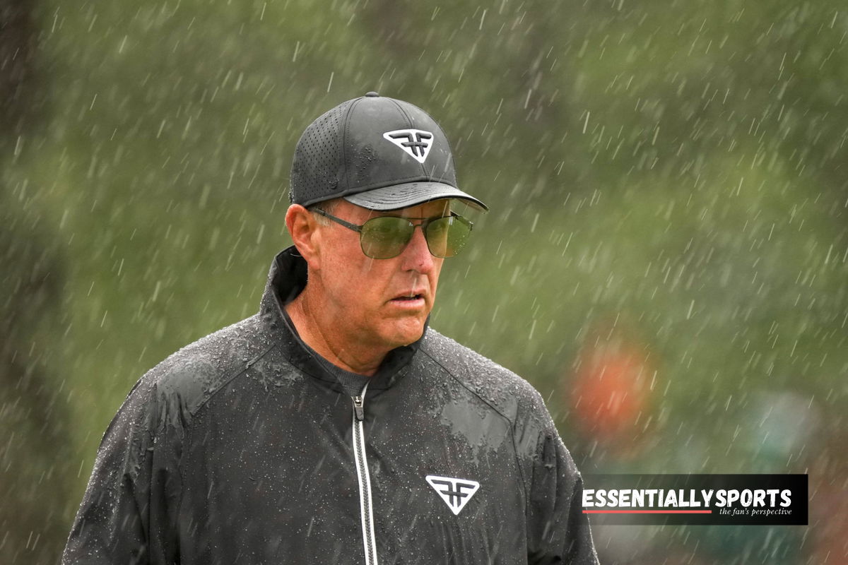 Phil Mickelson Forgets Past Mistreatment & Sweeps PGA Tour 'Hostilities ...