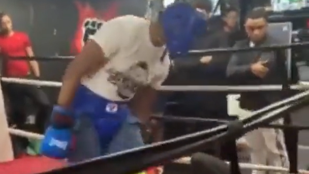 “This is Very Disrespectful”: Angry Fans Lash Out at Boxer For ...