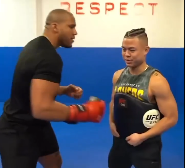 “Absolutely Will Be Champ”: UFC Fans React as Ciryl Gane Power Punch ...