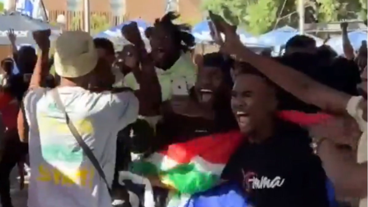 WATCH: Massive African Crowd Gives Middleweight Champ Dricus du Plessis ...