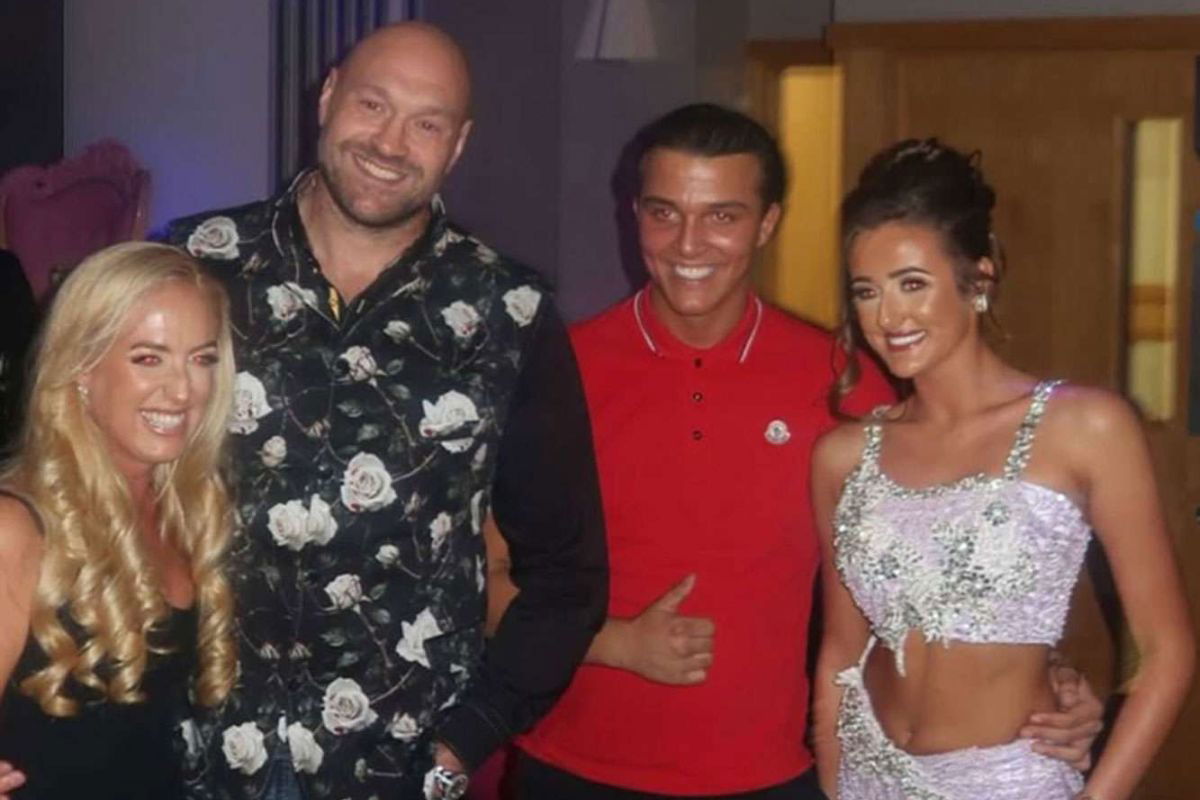 Tyson Fury Gives Touching 1 Line Response to Family After Daughter Gets ...