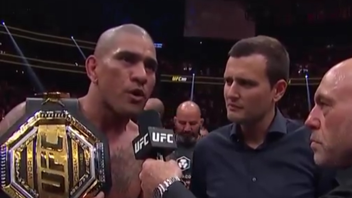 Jon Jones Reacts as Alex Pereira Confirms Heavyweight Move to Joe Rogan ...