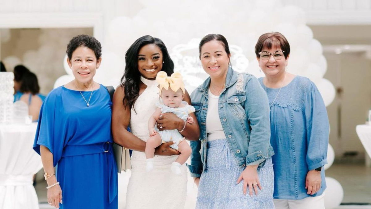 Five Months Old ‘Baby Biles’ Can’t Keep Calm As She Spots Simone Biles ...