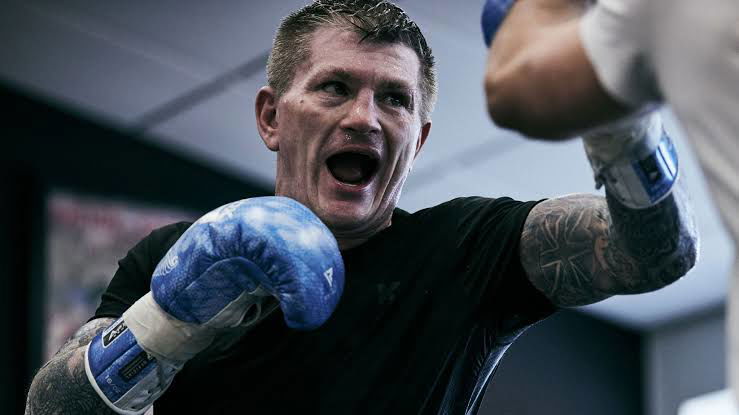 'Hatton vs McGregor': Fans Go Berserk as 44-Year-Old Legend Ricky ...