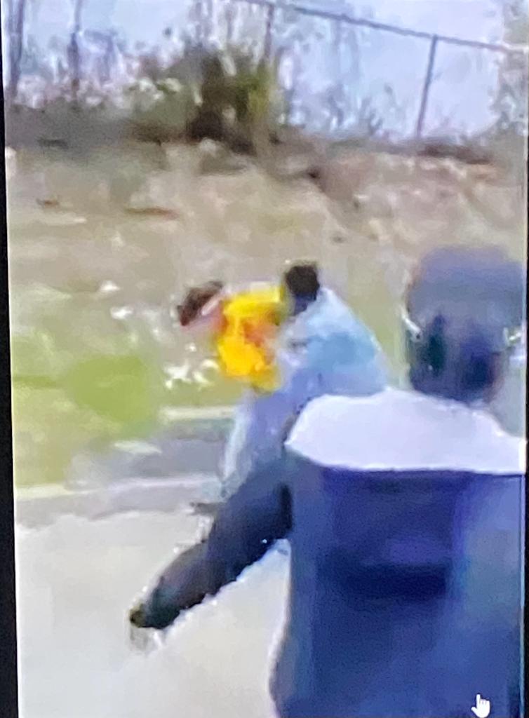 VIDEO: 2 Guys Get Into a Boxing Fight With a Homeless Guy on the Street ...