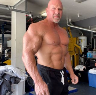 Stan Efferding Archives - EssentiallySports