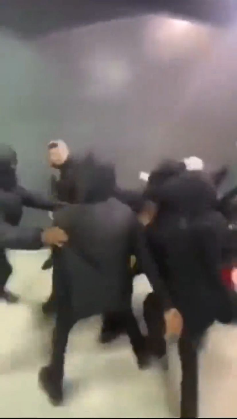 VIDEO: Single Man Takes on Gang of Over 15 Members in UFC-Style Fight ...