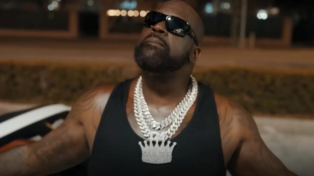 Doctor Shaquille O'Neal Splurges Big To Save American Students Neck ...
