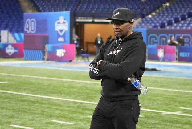 “RIP”: Legend Jerry Rice Pays Emotional Tribute to Lost Loved One With ...