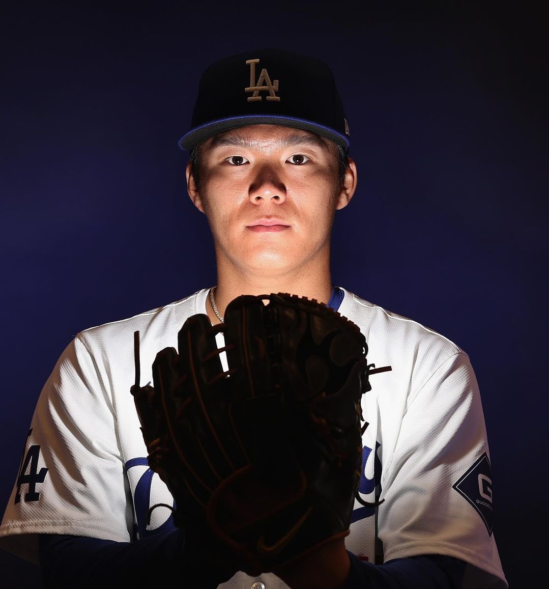 Yoshinobu Yamamoto Caught in Ronel Blanco’s Situation; Sticky Glove ...