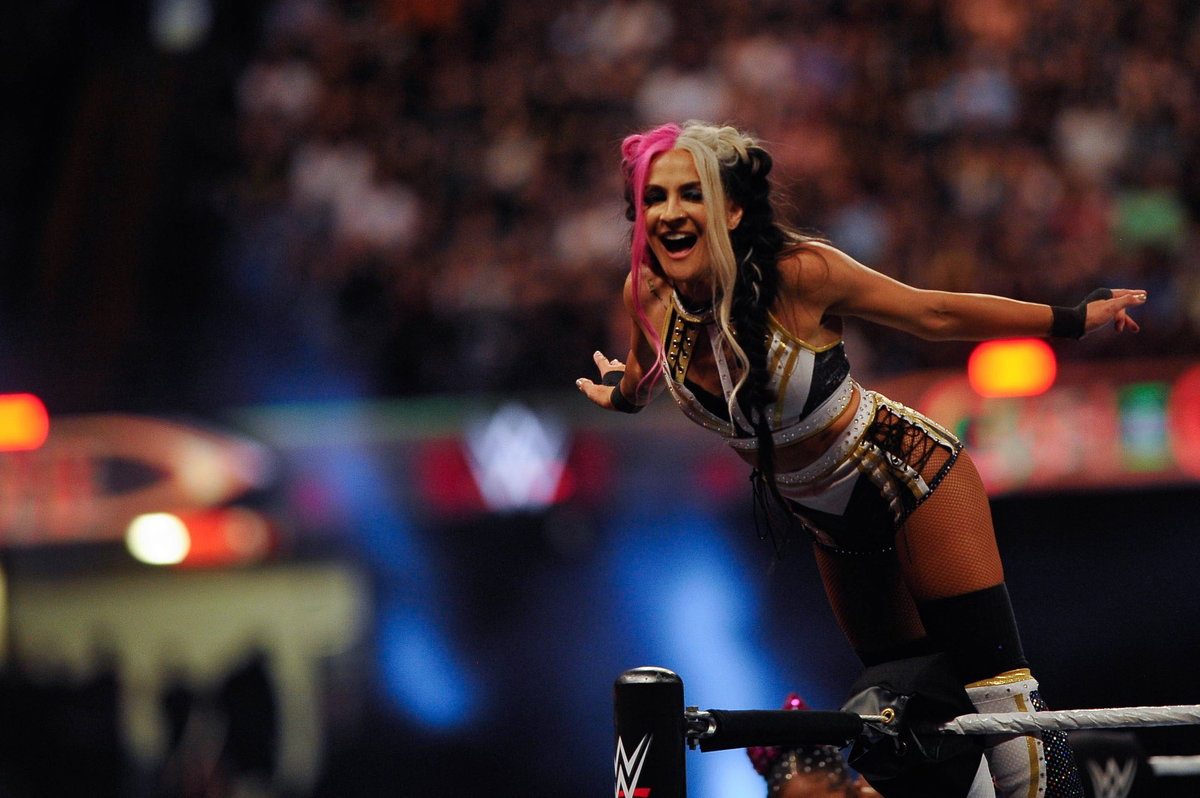 Is Dakota Kai Dating Eddie Thorpe? - EssentiallySports