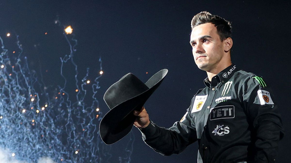“Go Win It”: Fans Cheer as Jose Vitor Leme Returns to 2024 PBR UTB ...