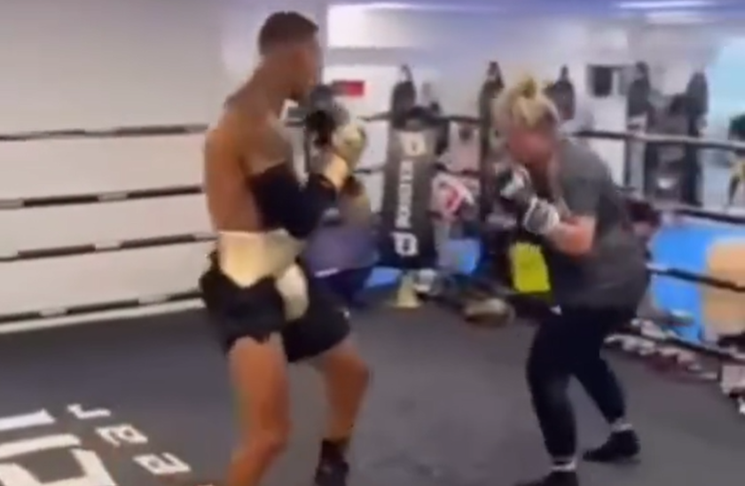 "He's Not Going All the Way Btw": Boxing World Divided After ...