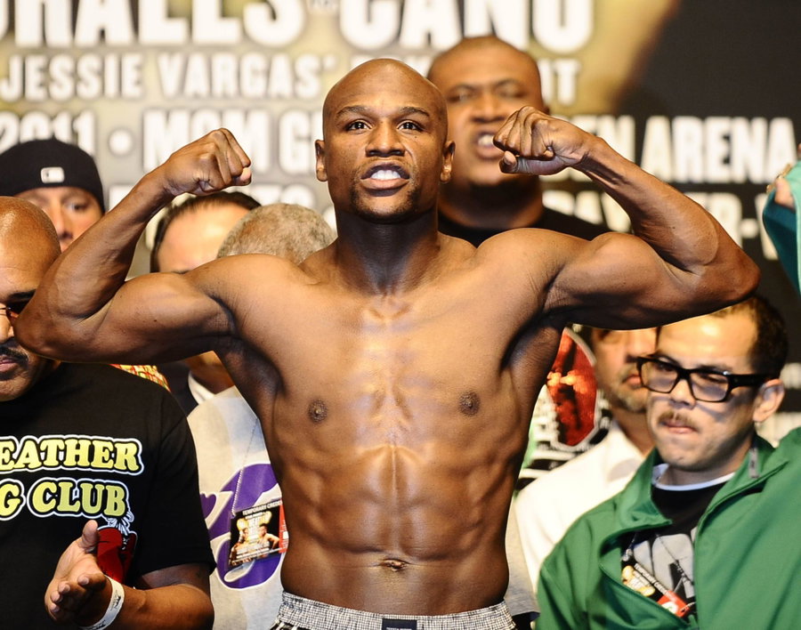 “All Saying Mayweather Would Smother Him Are Absolute Idiots”: Days ...