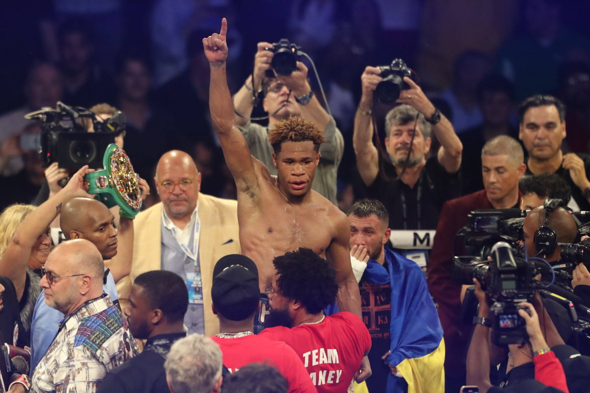 “Looking Solid”: Fans Hyped Up as Devin Haney Joins Hands With ...