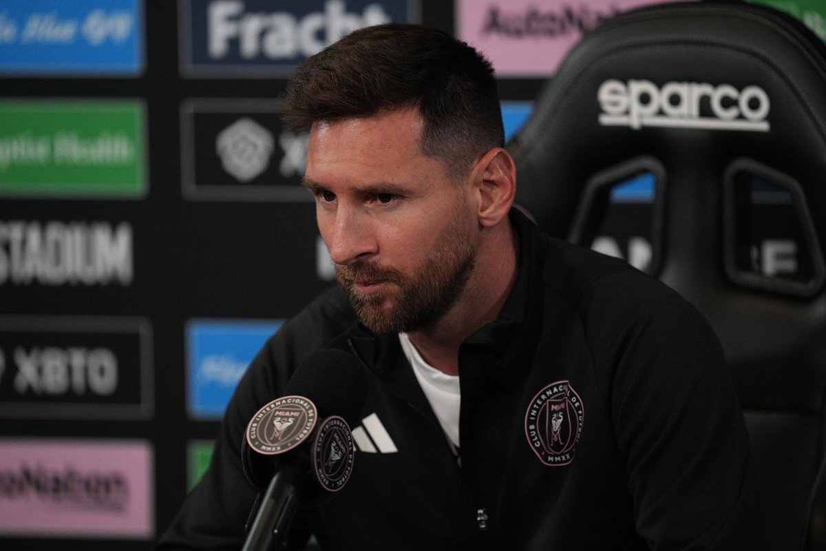 Father of Argentine Soldier Pleads Lionel Messi for Help, as 19YO Son ...