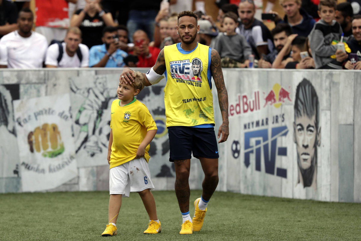 Neymar Sends a Heartfelt Message to First-Born After Demanding Legal ...