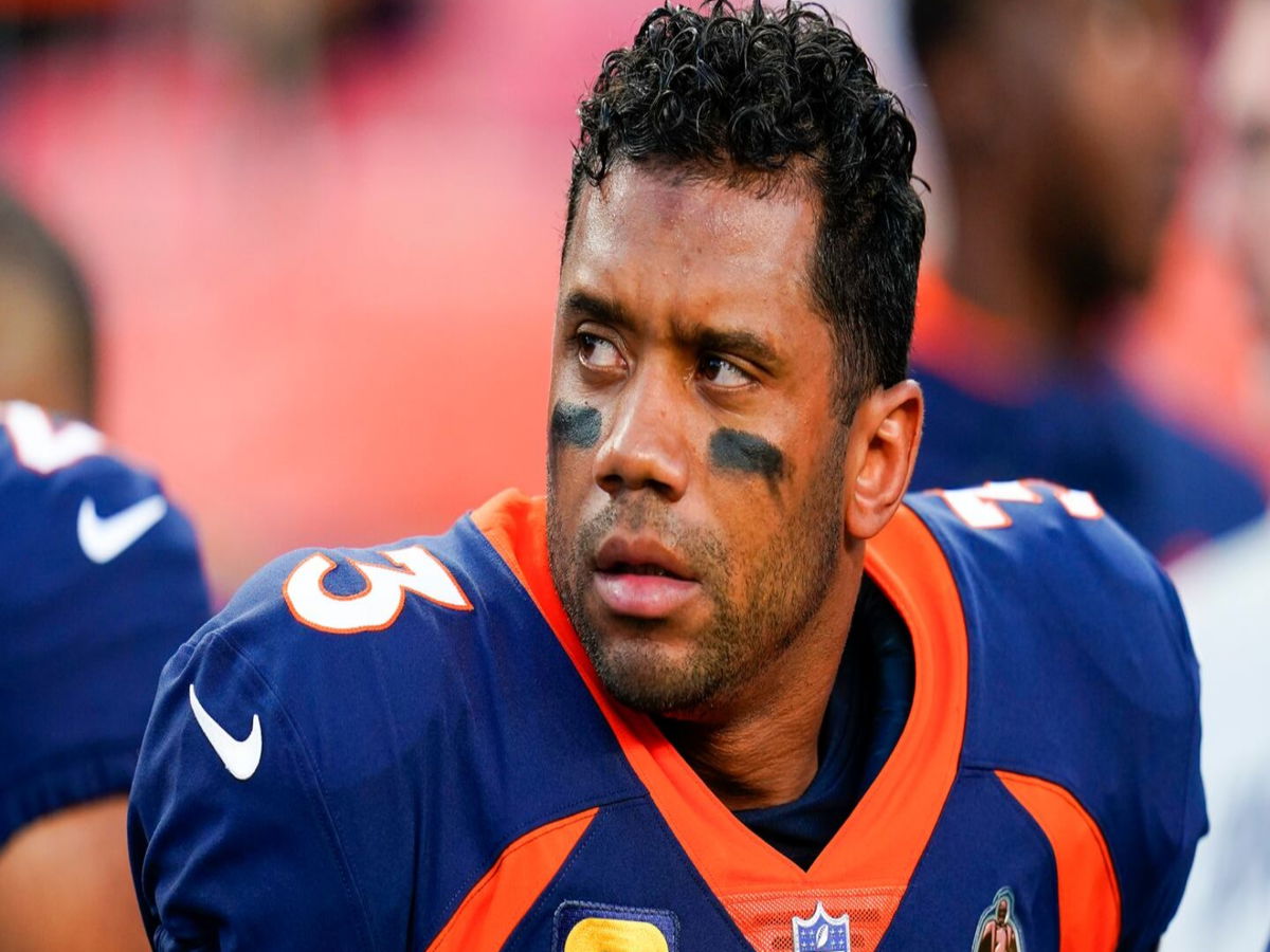 “Sad Day”: Steelers’ Russell Wilson Mourns Death of Legendary HOFer ...